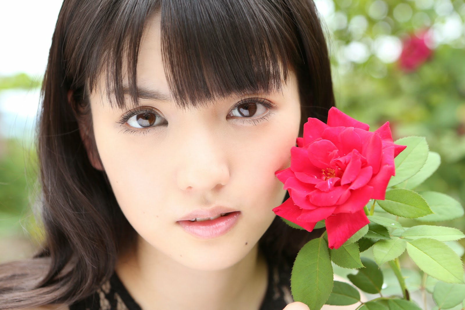 Nao Kanzaki and a few friends: Sayumi Michishige: H!P Digital Book #117 ...