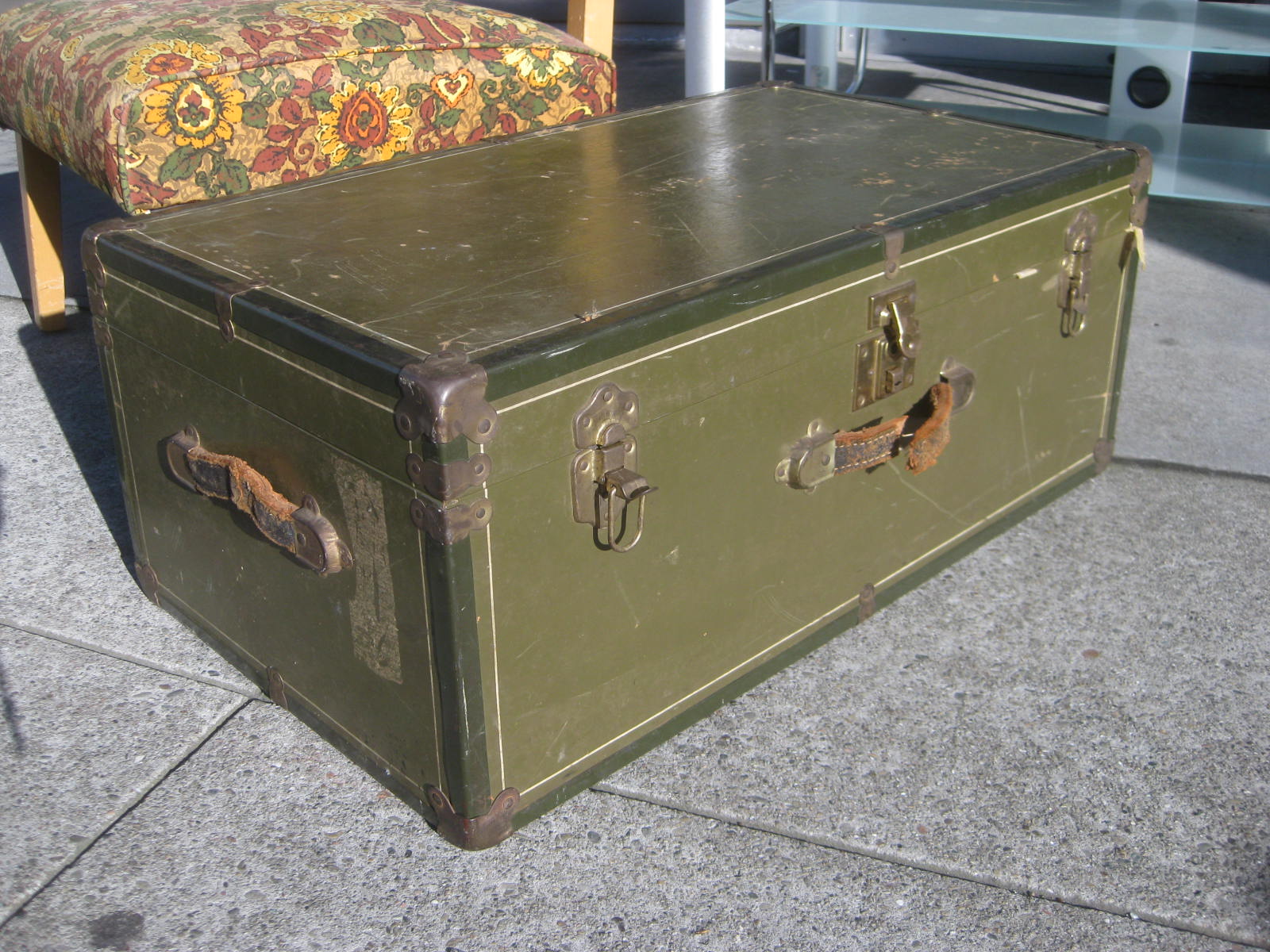 UHURU FURNITURE & COLLECTIBLES: SOLD - Green Trunk - $30