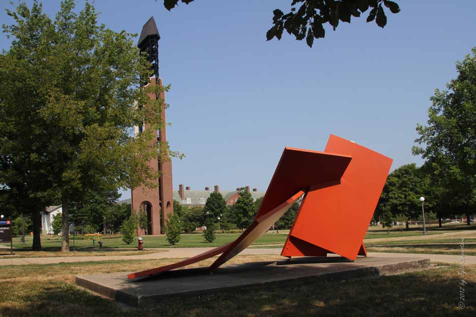 Public Art in Chicago: UIUC [Argonaut III (1979) - by Ed McCullough]
