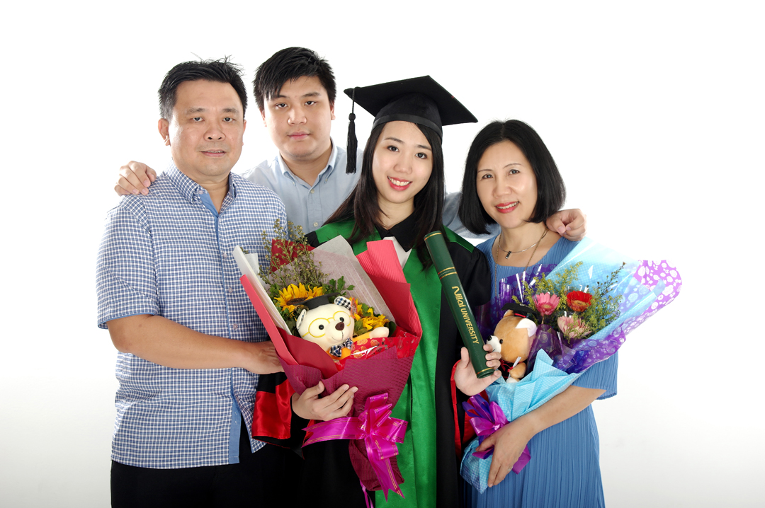 Flame Graduation Photography Studio: (57) Affordable Graduation ...