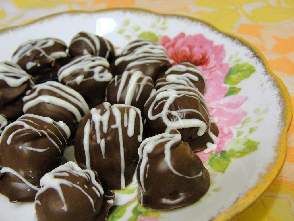 Little Lovables: Sweet Treats: Chocoley Chocolate And Candied Apples