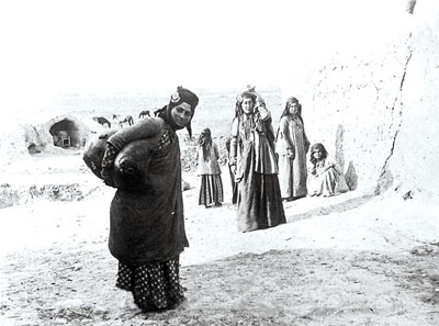 the clothing of the Kurdish - Traditional Dress Around The World