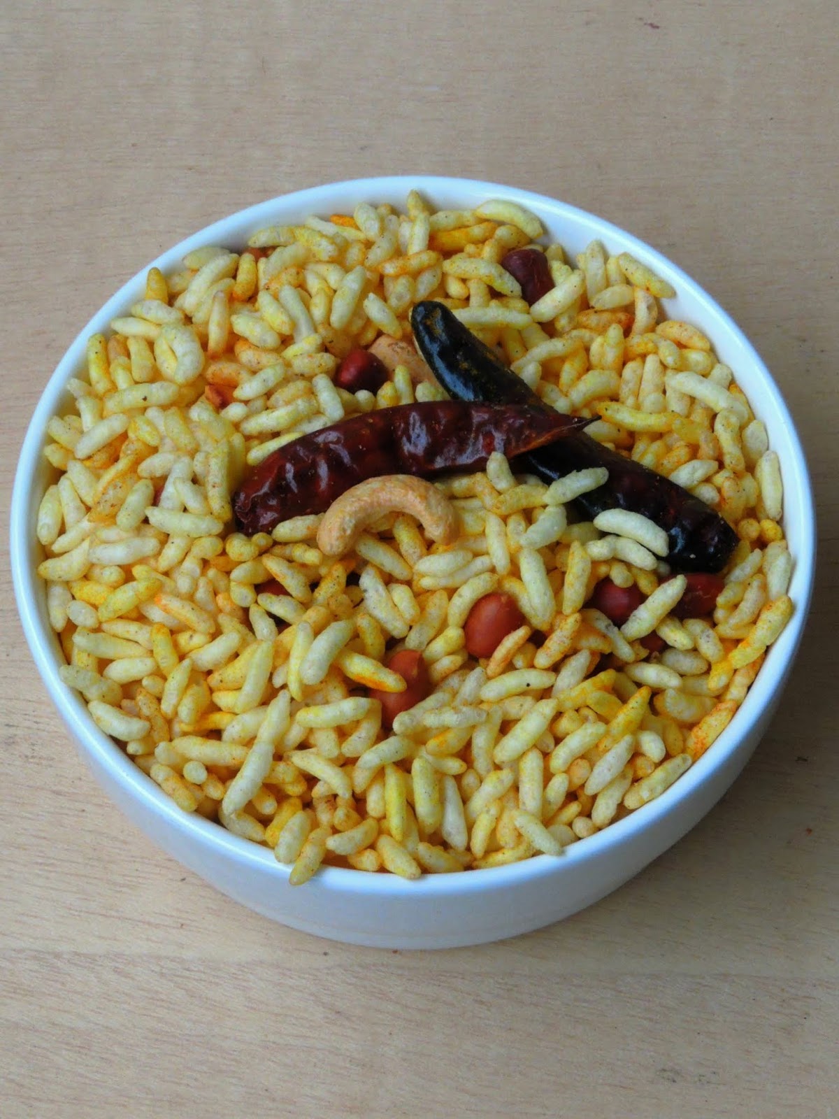 Priya's Versatile Recipes: Murmura Chivda/Spiced Puffed Rice Chivda