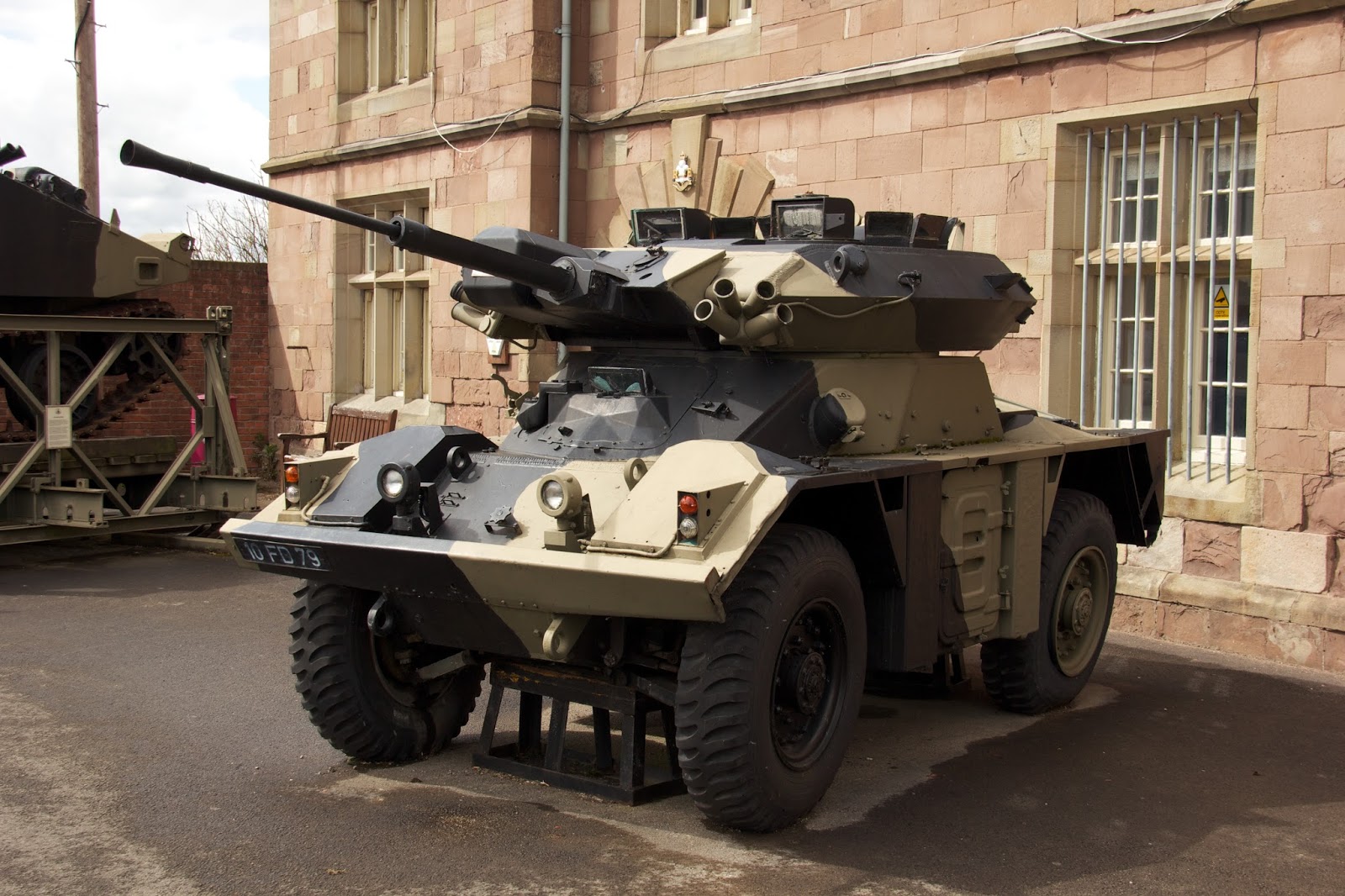 Arms ID'ed: L21 RARDEN