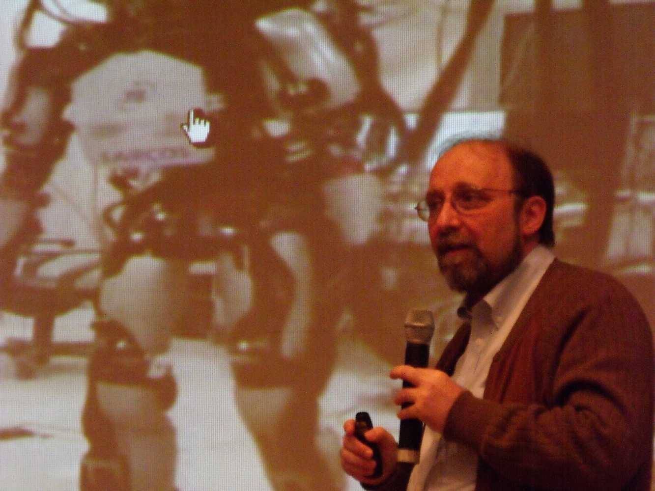 EFICIÊNCIA ESPECIAL: MIGUEL NICOLELIS - UM CIENTISTA QUE ACREDITA NA VIDA