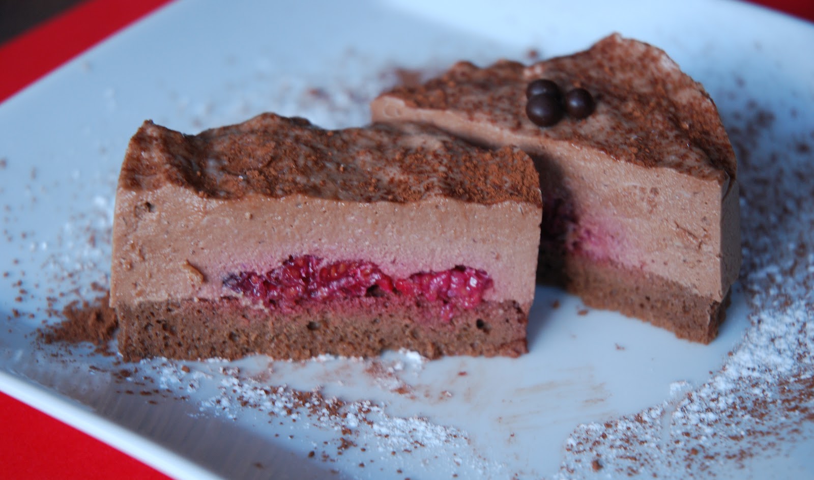 somnisdexocolata: Pastelitos de mouse de chocolate y frambuesa