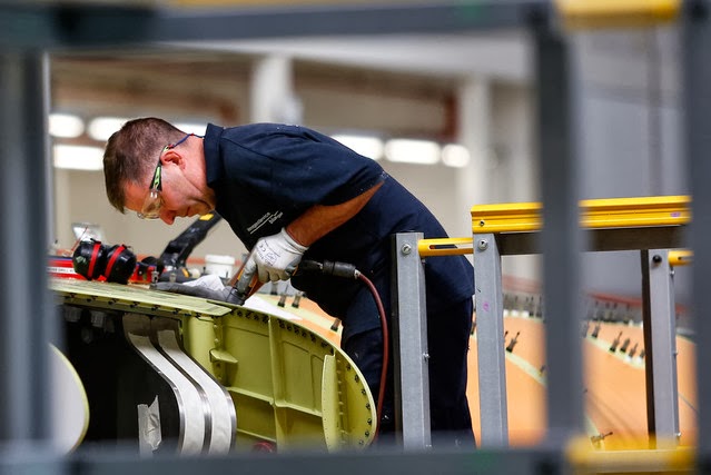 A350 XWB News: Airbus factory in Broughton, where the A350 wings are ...
