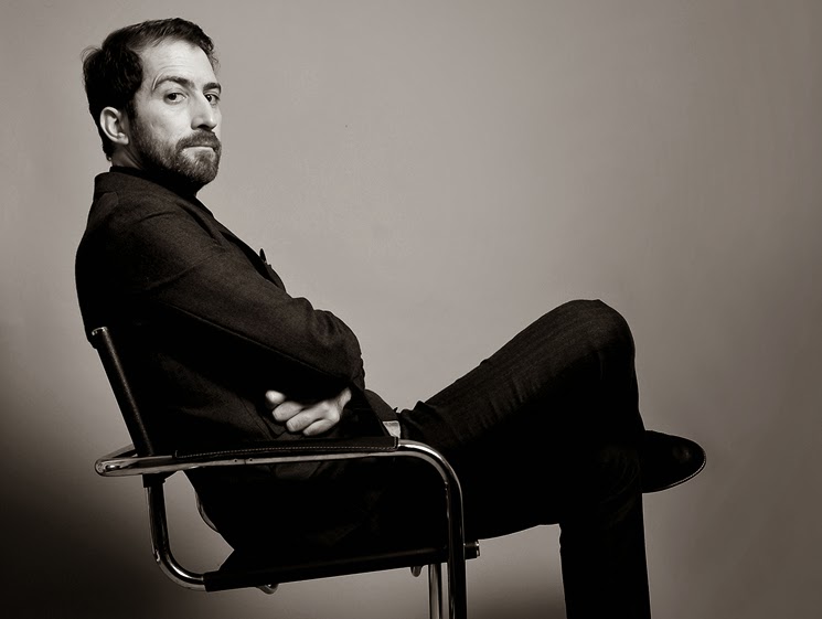 Totum Revolutum: Las Reinvenciones de Joe Webb