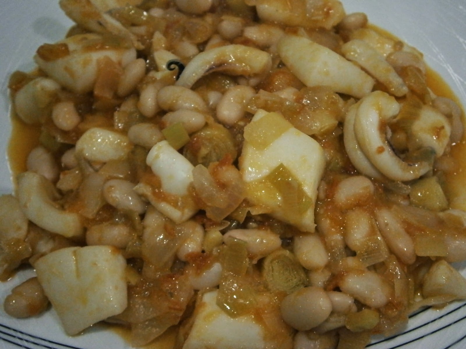 OSUKAA IS COOKING: SEPIA CON JUDIAS BLANCAS / CUTTLEFISH WITH WHITE BEANS