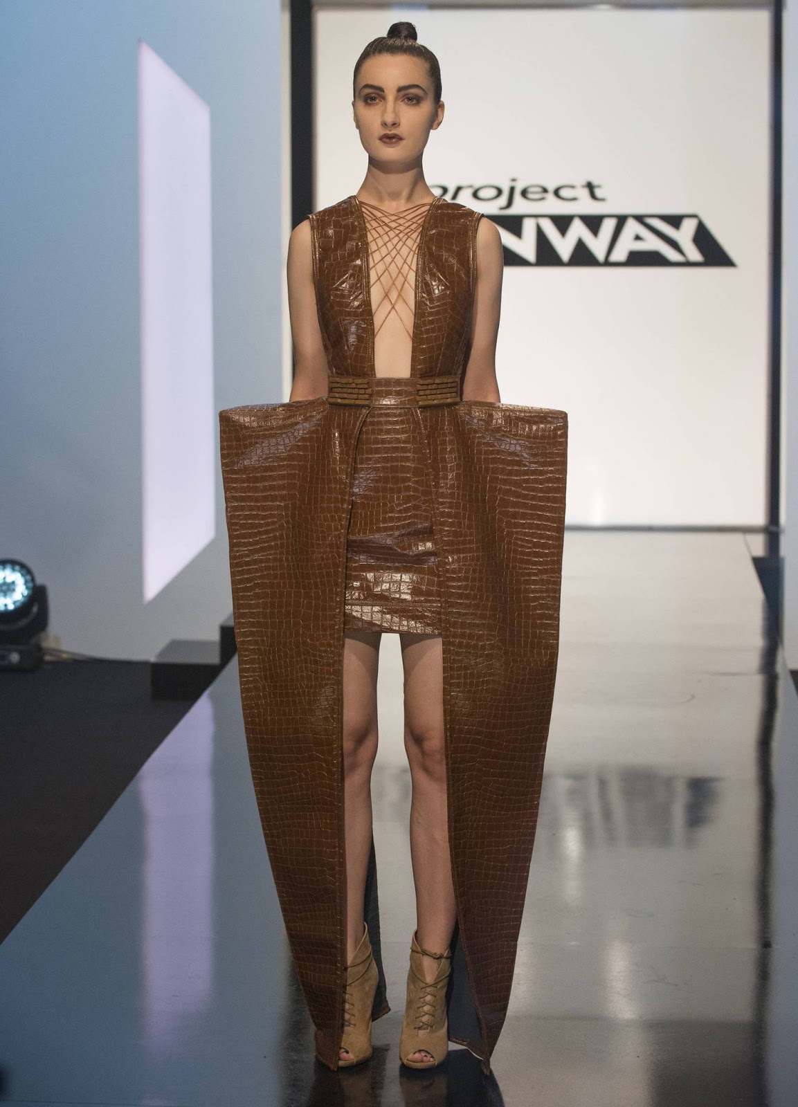 A quantum physics-inspired 3D-printed dress shook New York Fashion Week ...