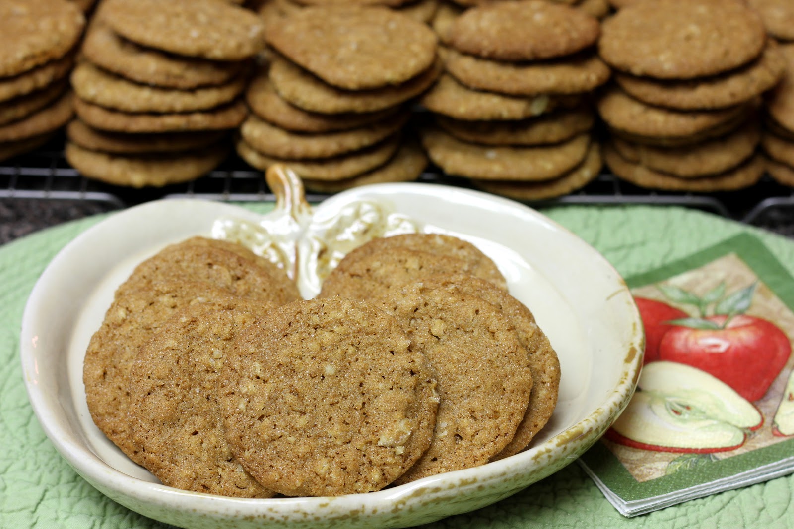 Mennonite Girls Can Cook: Oatmeal and Walnut Gingersnaps