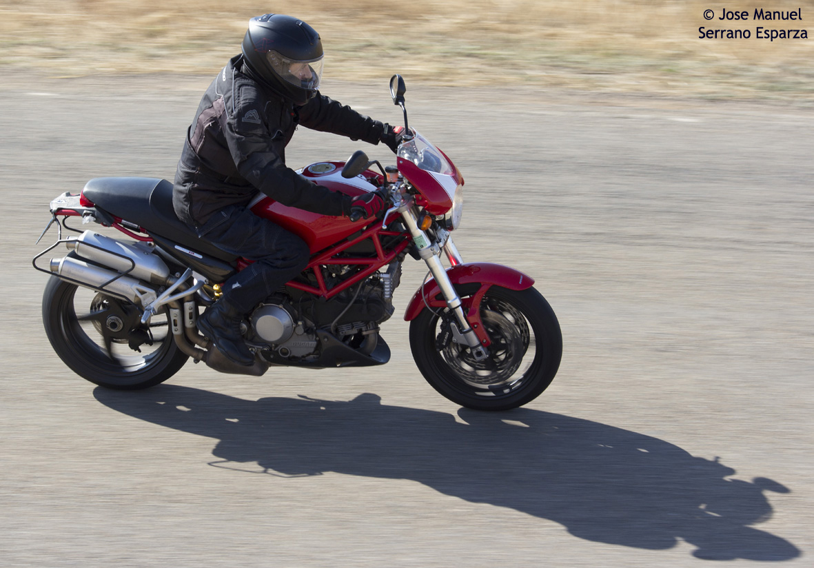 elrectanguloenlamano: DUCATI MONSTER: 25 YEARS OF A LANDMARK DESIGN