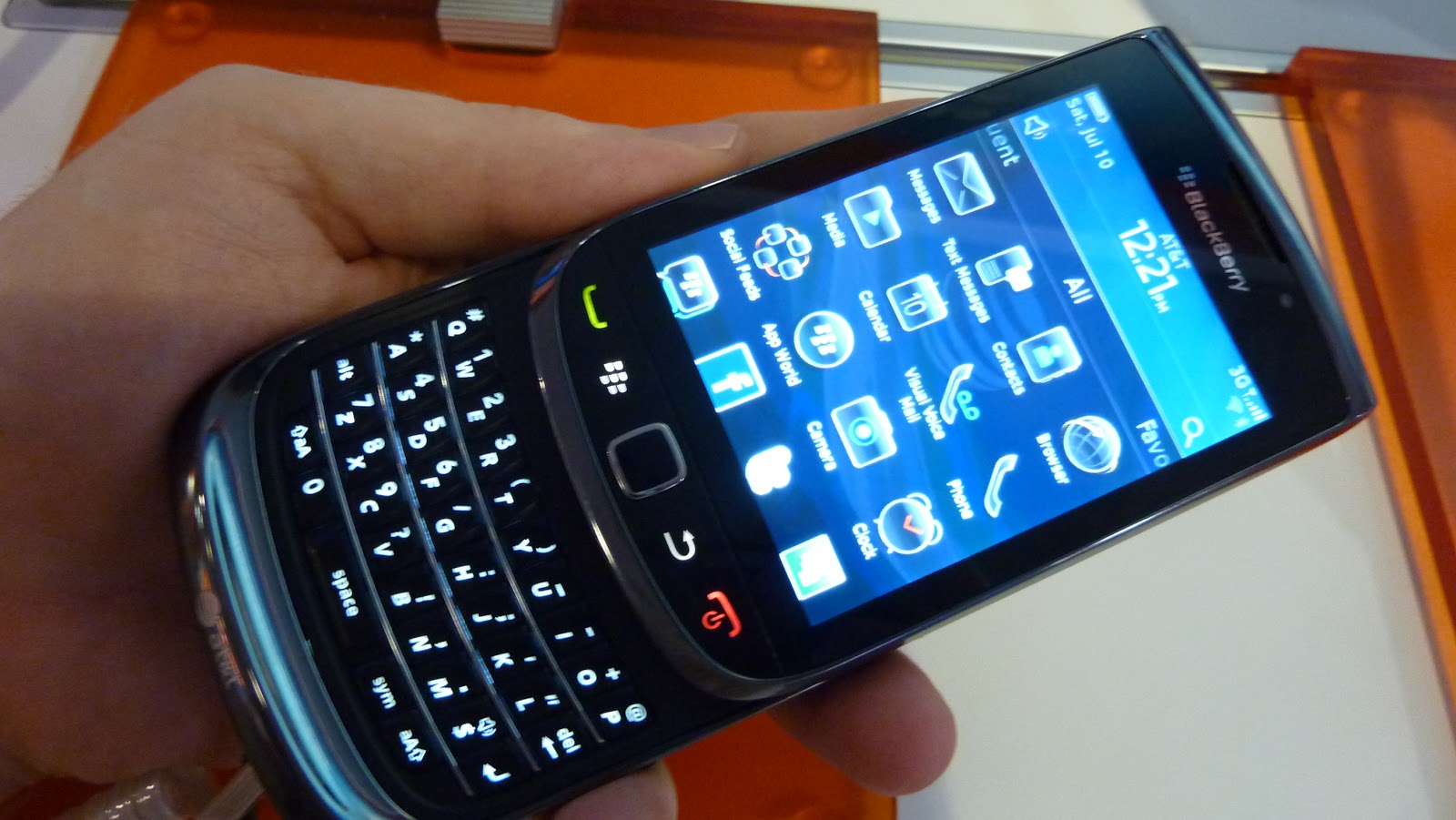 Imobile Phones: Blackberry Torch 9800 [Features,Demo,Review]