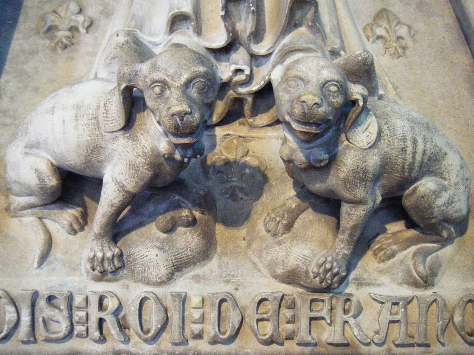 Beach-Combing Magpie: Medieval Bestial Footrests...