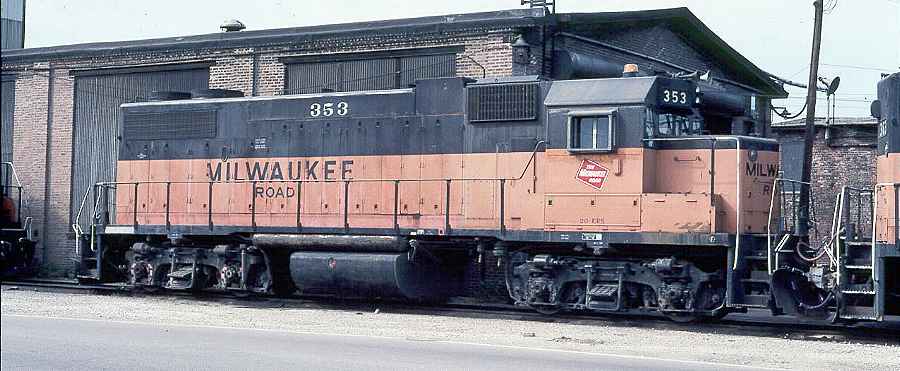 Eddie's Rail Fan Page: Milwaukee Road EMD GP 38-2 roadswitcher # 353 idling at the Bensenville ...