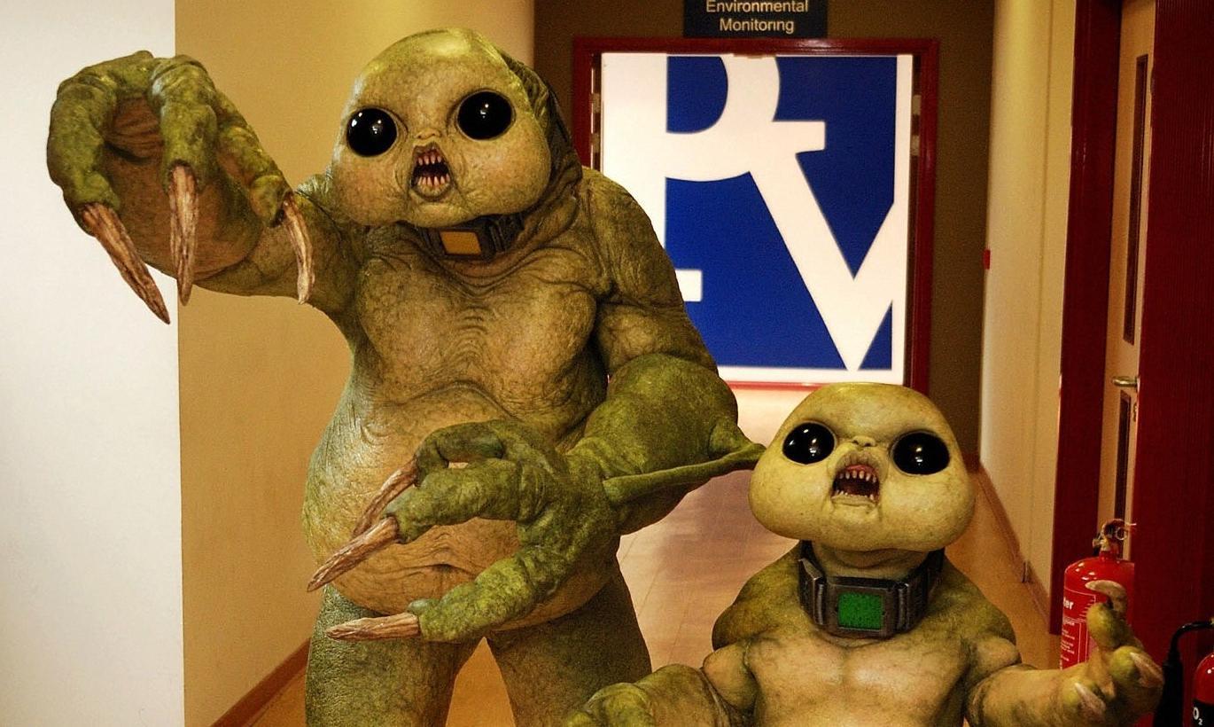 TARDIS Musings: Revenge of the Slitheen - SJA 1.1