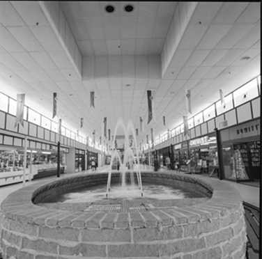 The Thornlie Blog: Thornlie Square; no ordinary shopping complex!