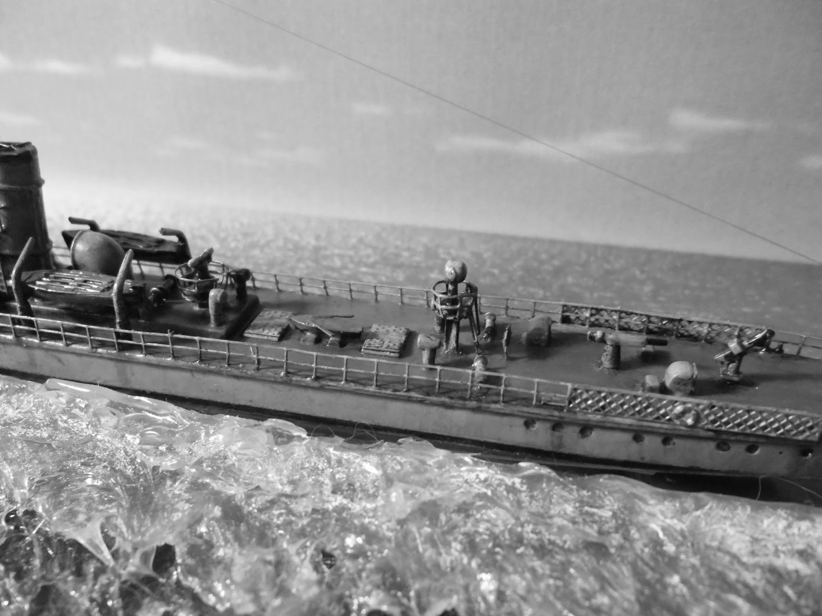 Modelarstwo okrętowe: ORP Mazur - Skończony, pomalowany z olinowaniem