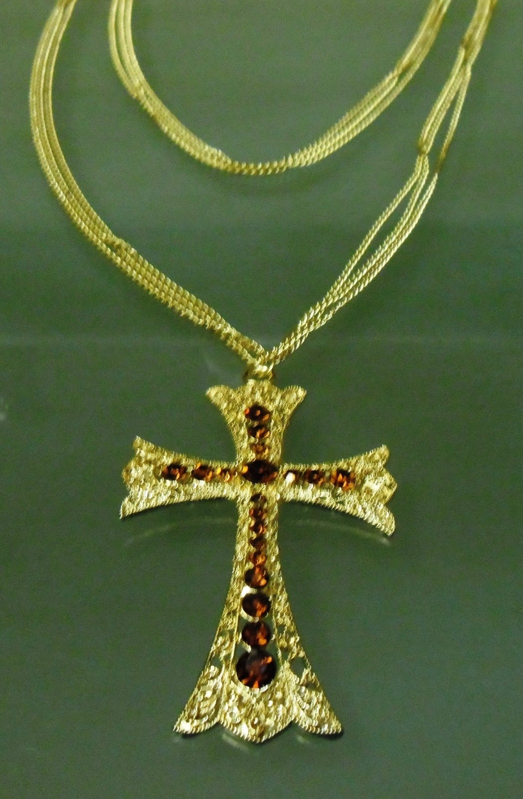 Fabimj Bijuterias: Colar com Cruz Dourada com pedras Incrustadas Marrons