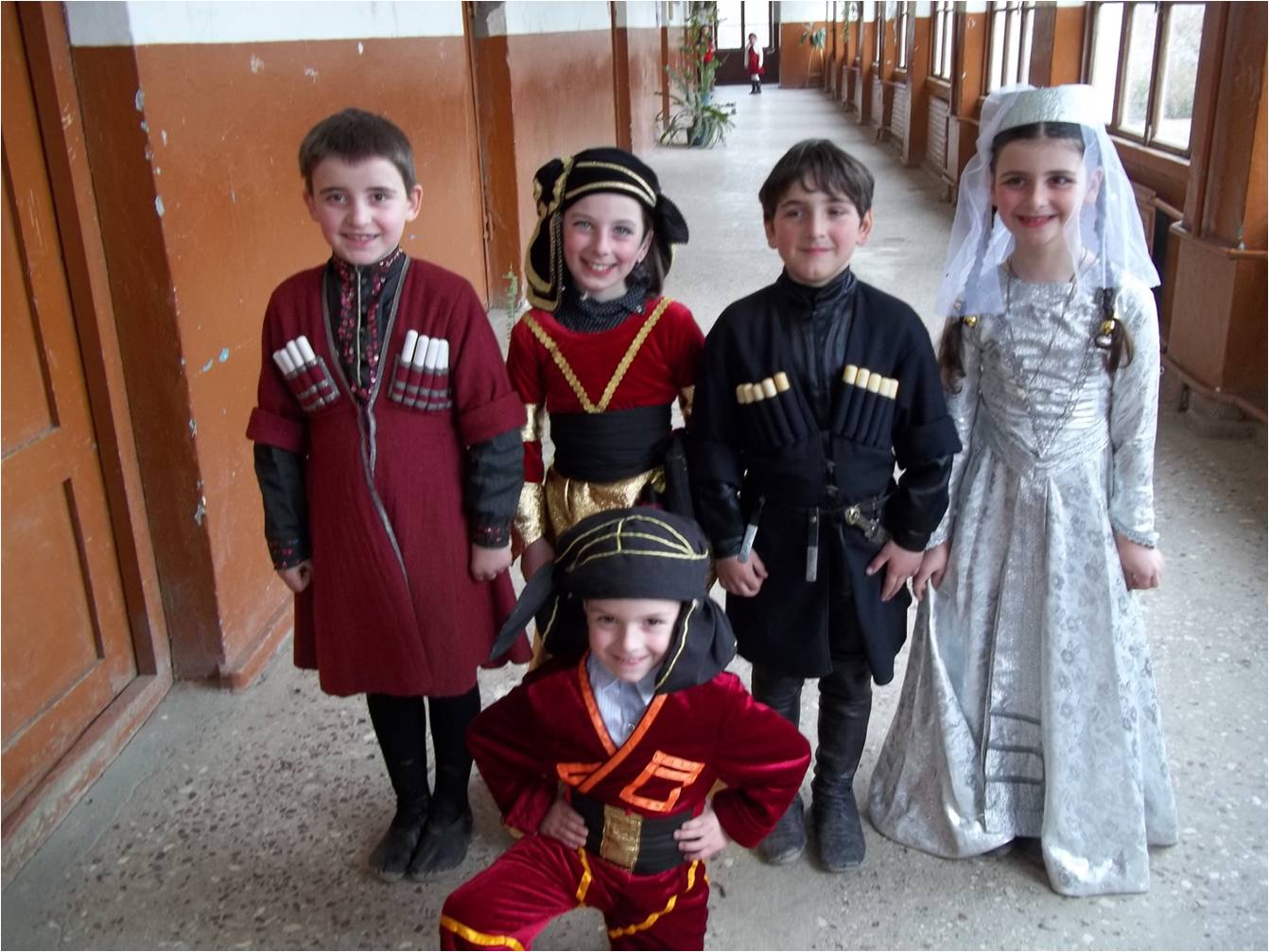 Let's introduce Georgia to foreigners: Georgian traditional clothes