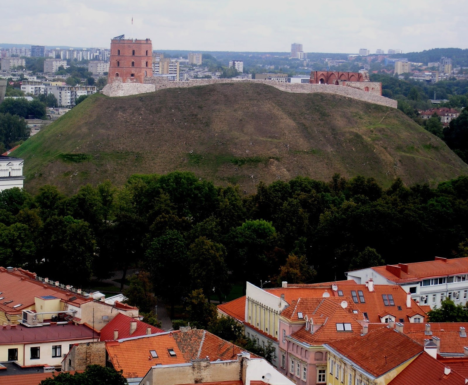 hurdahurda: Kalnas, arba gėlės Gediminui