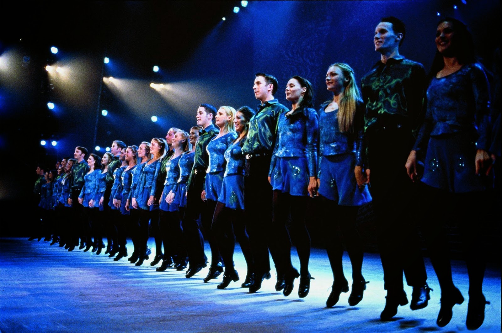 Irlanda: 'Riverdance' regressa na celebração do 20.º aniversário - ESC ...