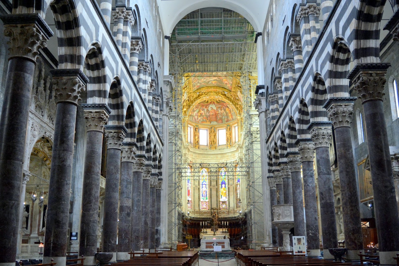 Mille Fiori Favoriti: The Historic Center of Genoa, Italy