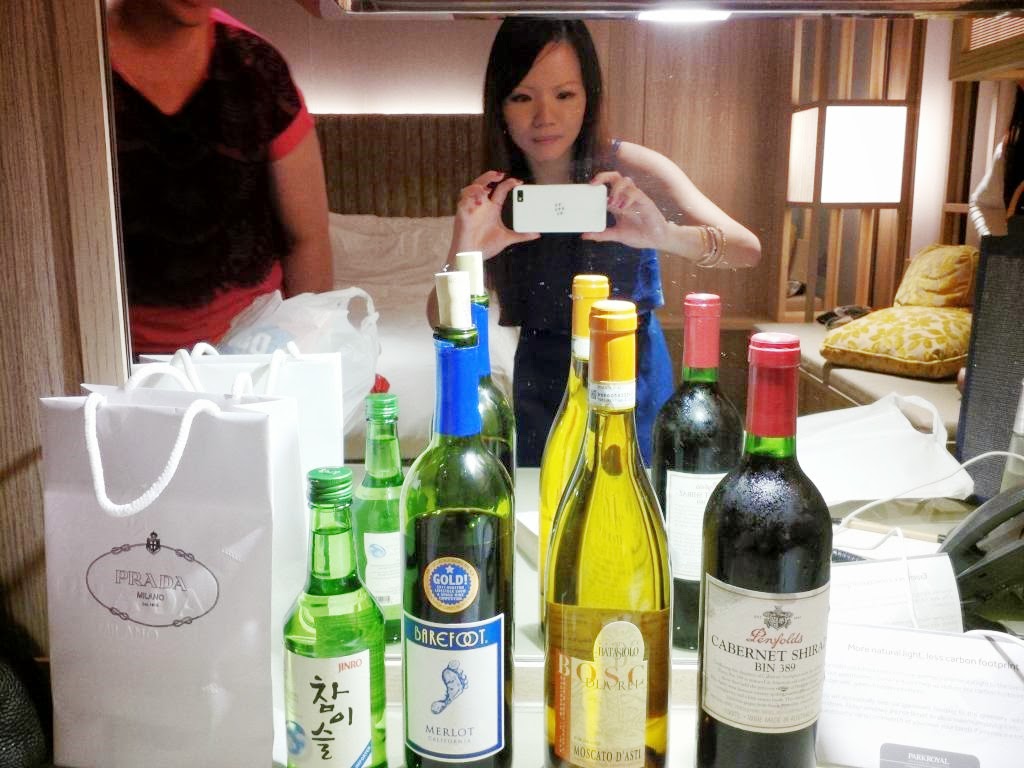 TheArcticStar's Tales: 8 Reasons to Enjoy a Good Staycation