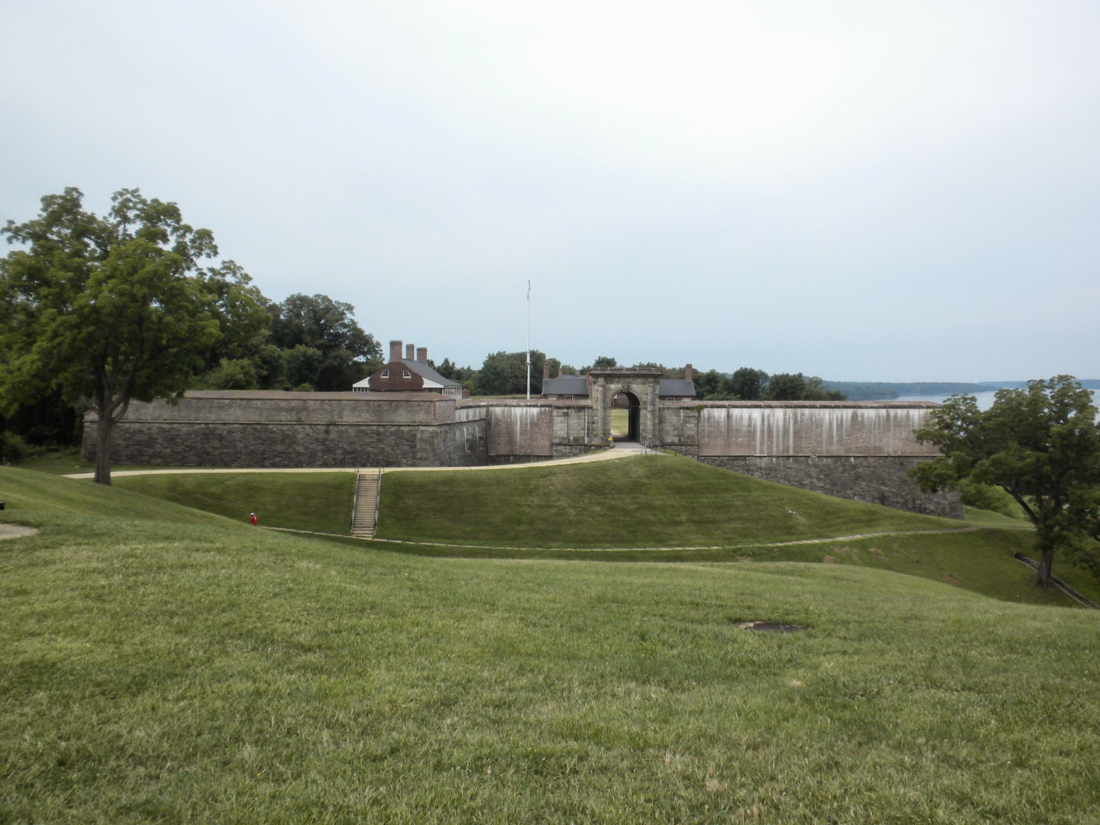 Don's trip through the U.S. and beyond.: Fort Washington
