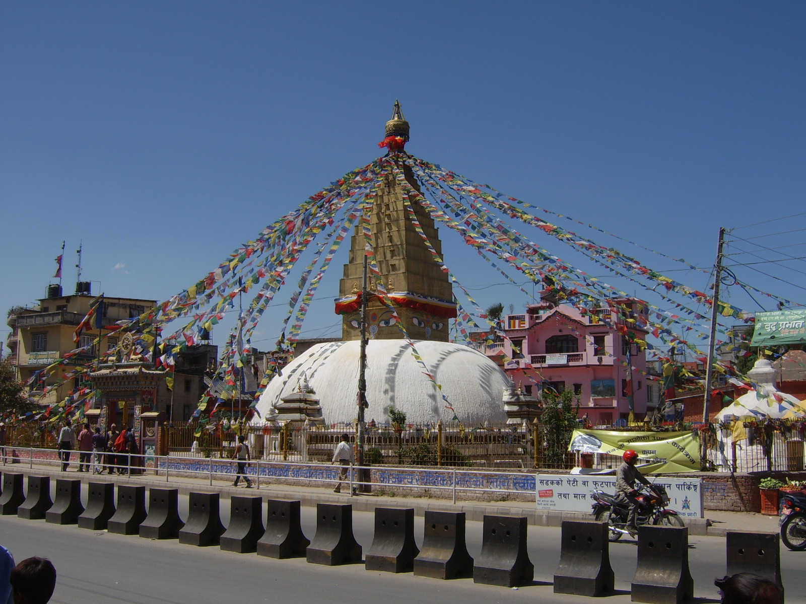 CHARUMATI STUPA SAROKAR YUVA SAMUHA: Charumati stupa,chabahil ktm