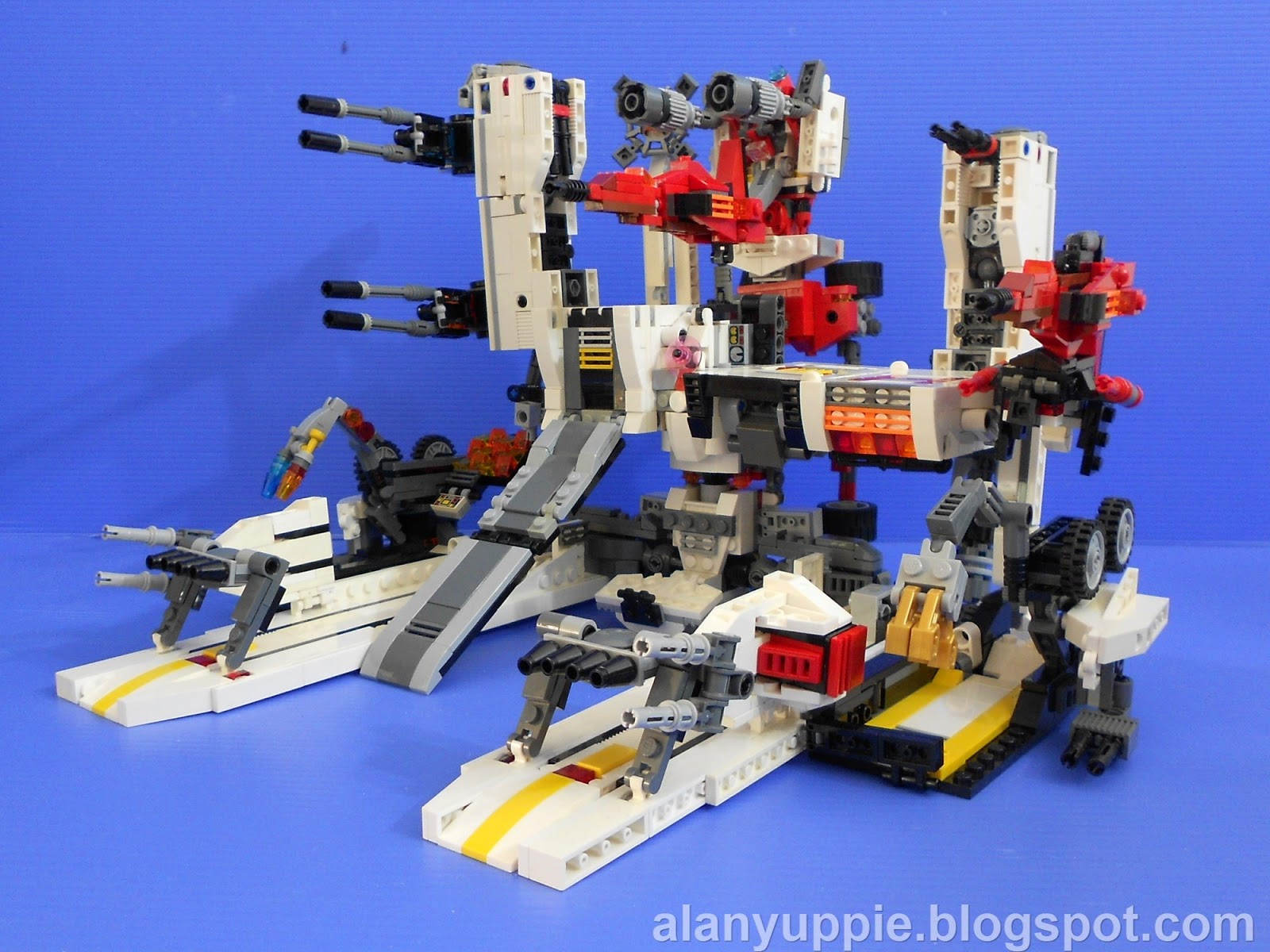 Alanyuppie's LEGO Transformers: LEGO Metroplex: Part 3 of 3: Base Mode