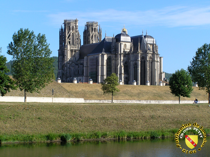 PATRIMOINE DE LORRAINE: TOUL (54) - La cathédrale Saint-Etienne (Extérieur)
