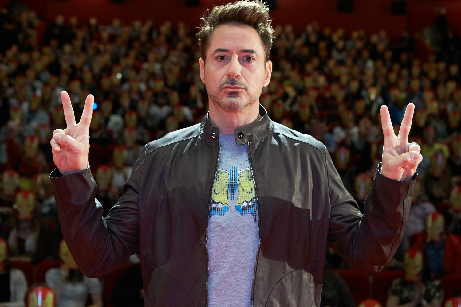 Robert Downey , Jr. Suits up anew in "Iron Man 3" - Blog for Tech ...