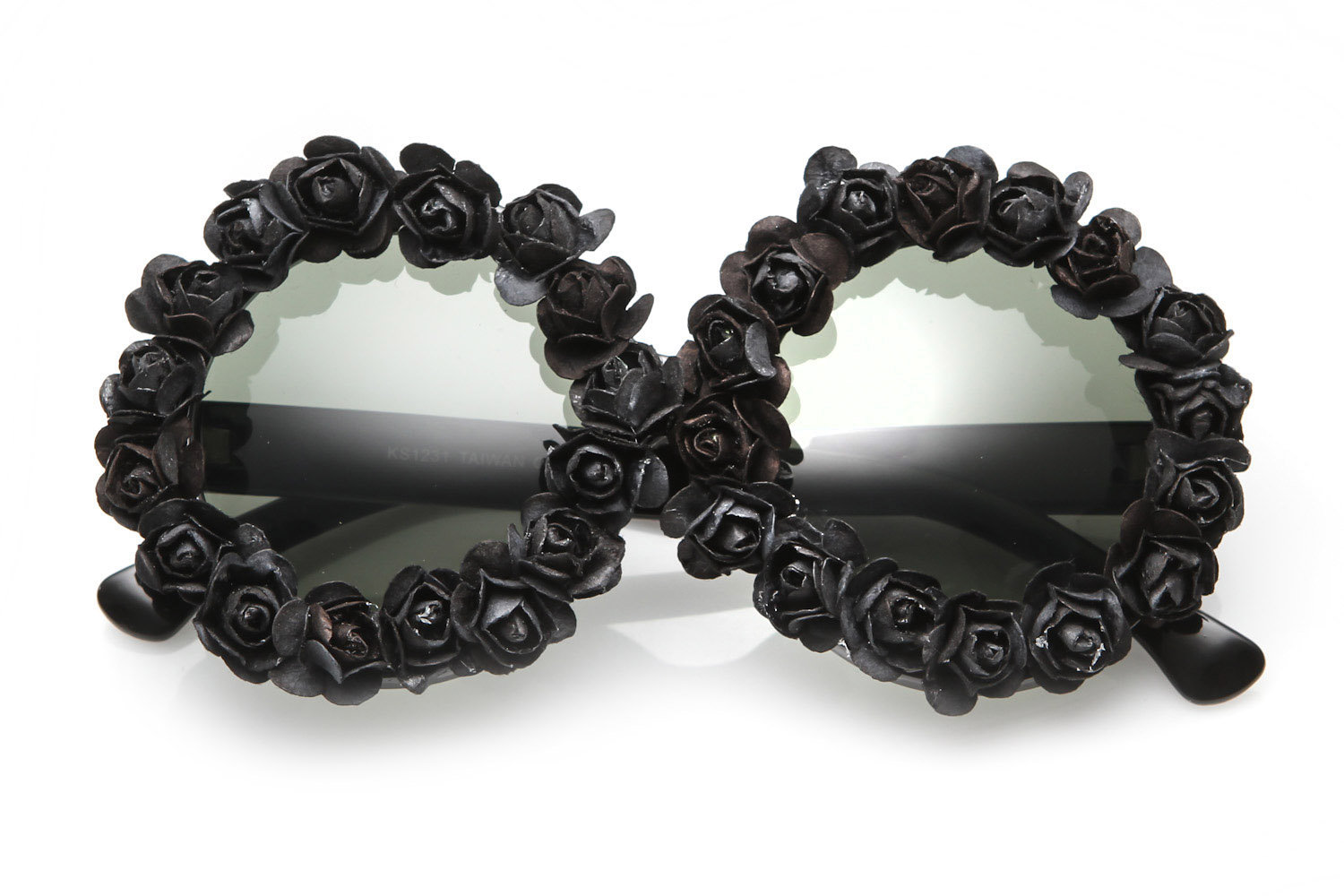 The Style Book !!: Round Sunglasses Are Back in Fashion (Retro)