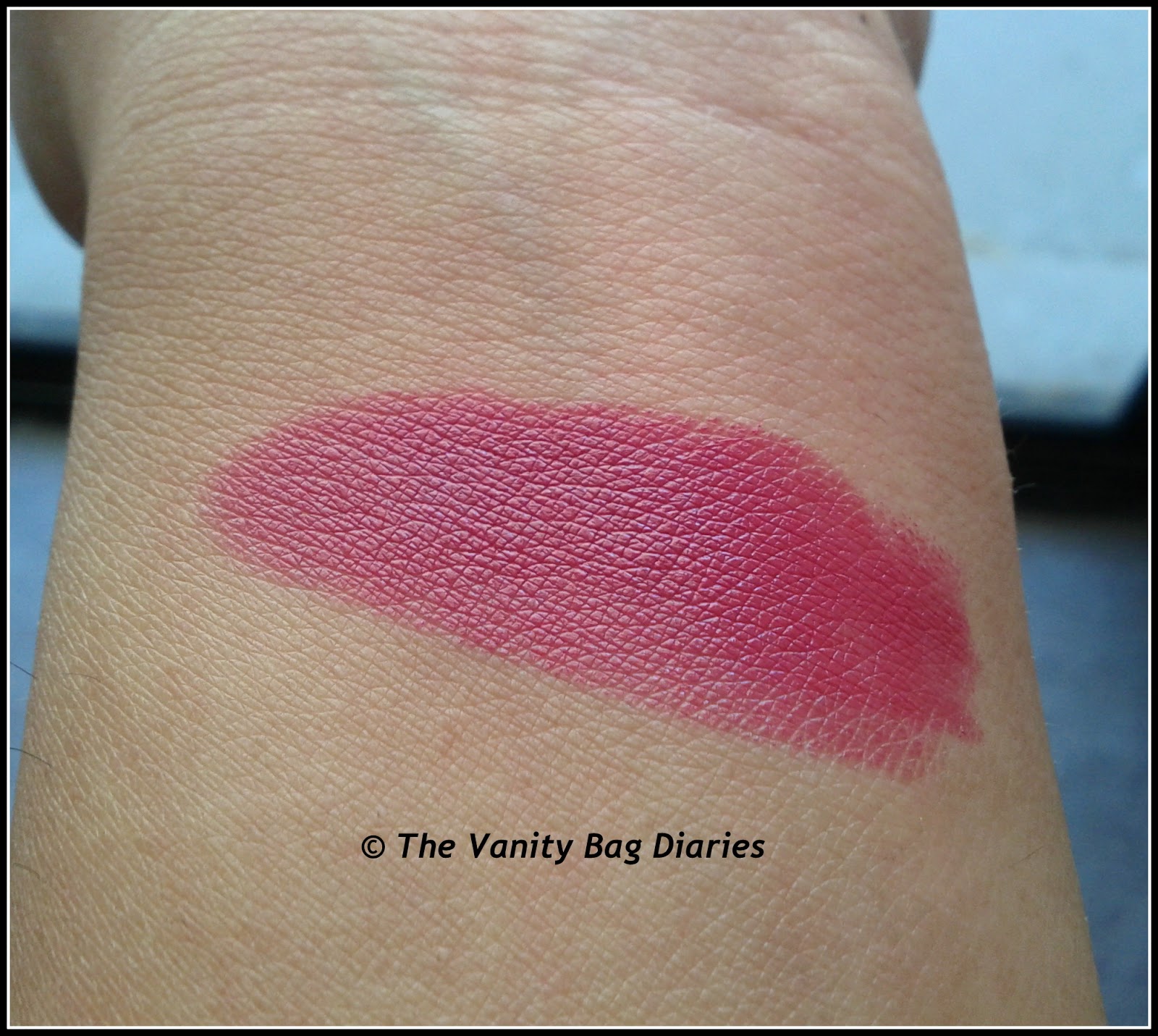 The Vanity Bag Diaries ...: Review - Maybelline 'Hooked on Pink' Color ...