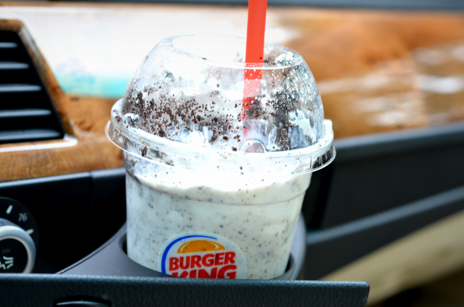 food and ice cream recipes: REVIEW: Burger King Oreo Shake