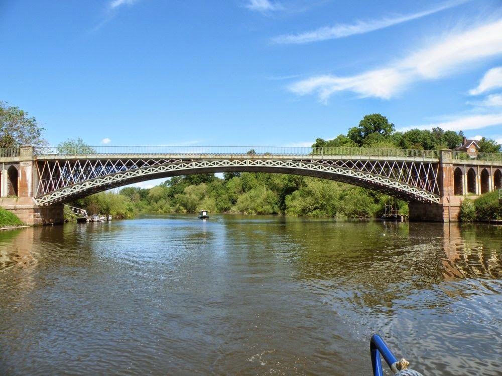 Travelling the Canals of England: Down the Scary Severn to Gloucester