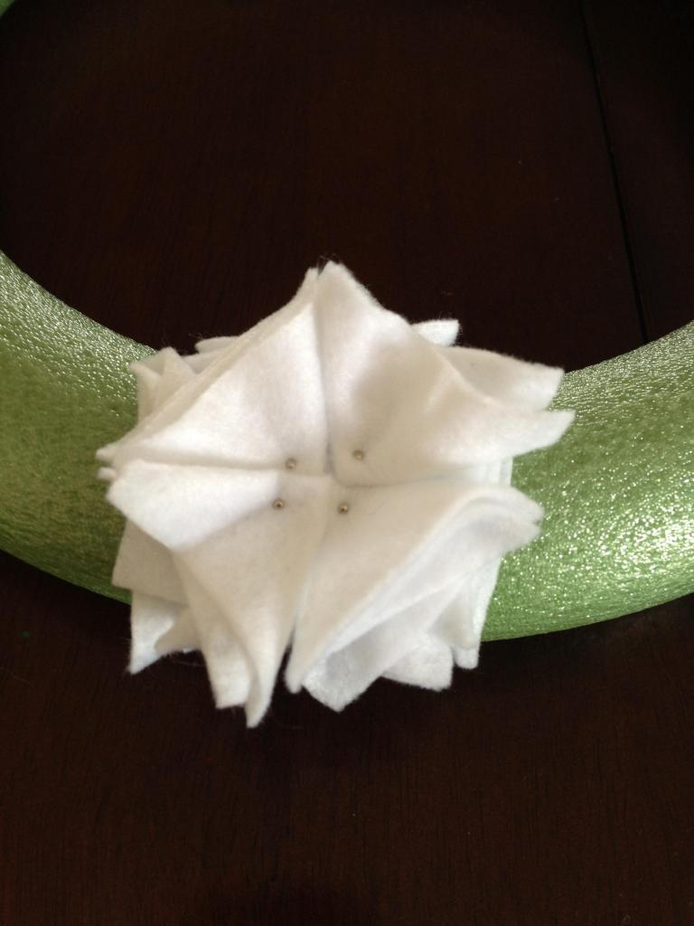 Tawny's Tid Bits: ~ 4th of July Felt Wreath Tutorial