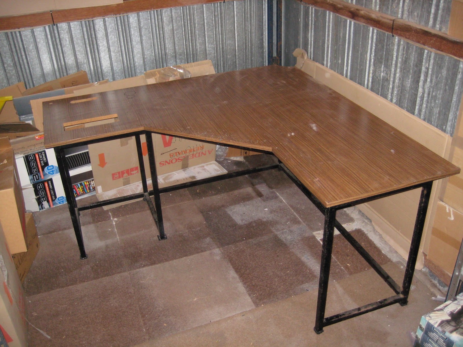 The Thunder Guard: DIY Hobby Desk