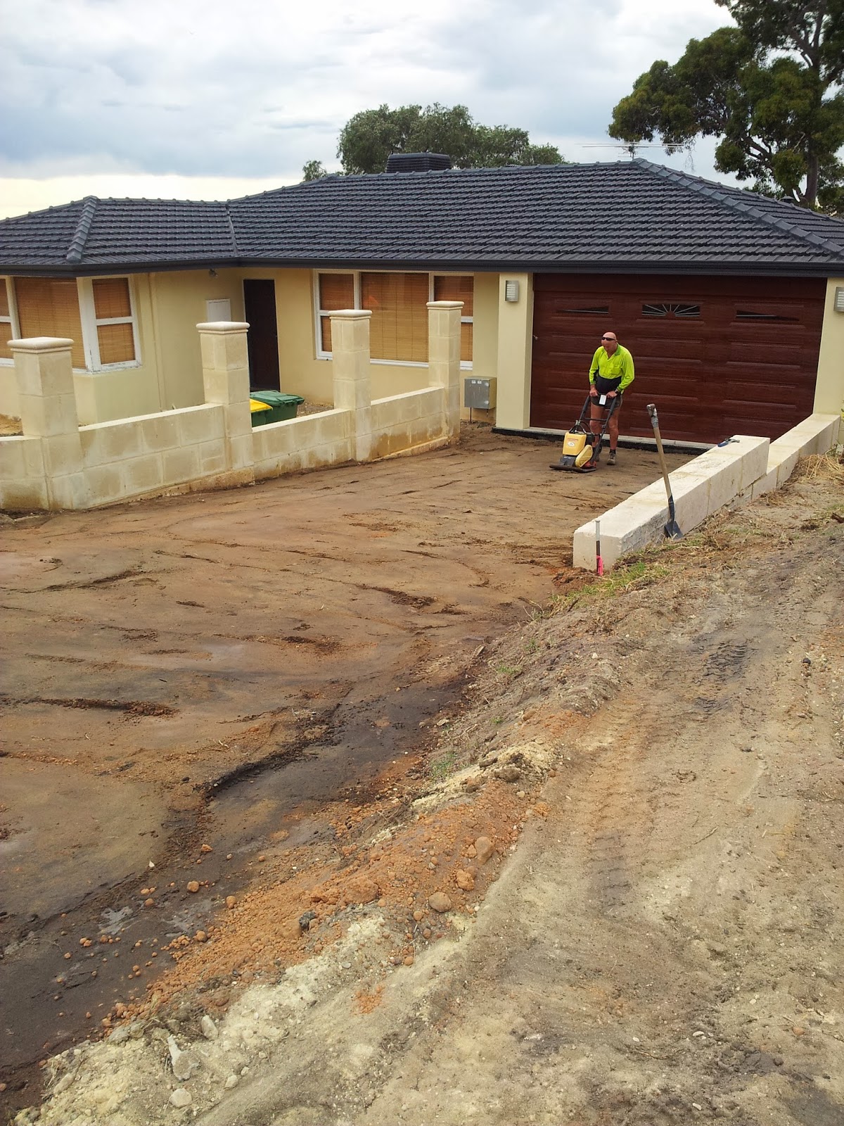 Jarrah Jungle: Say Hello To My New Shiny Flat Driveway