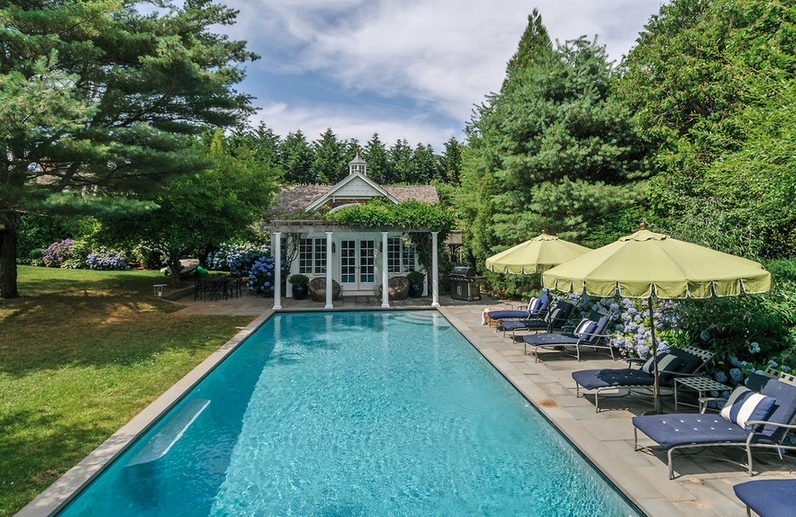 hampton hostess: HAMPTONS POOL HOUSE