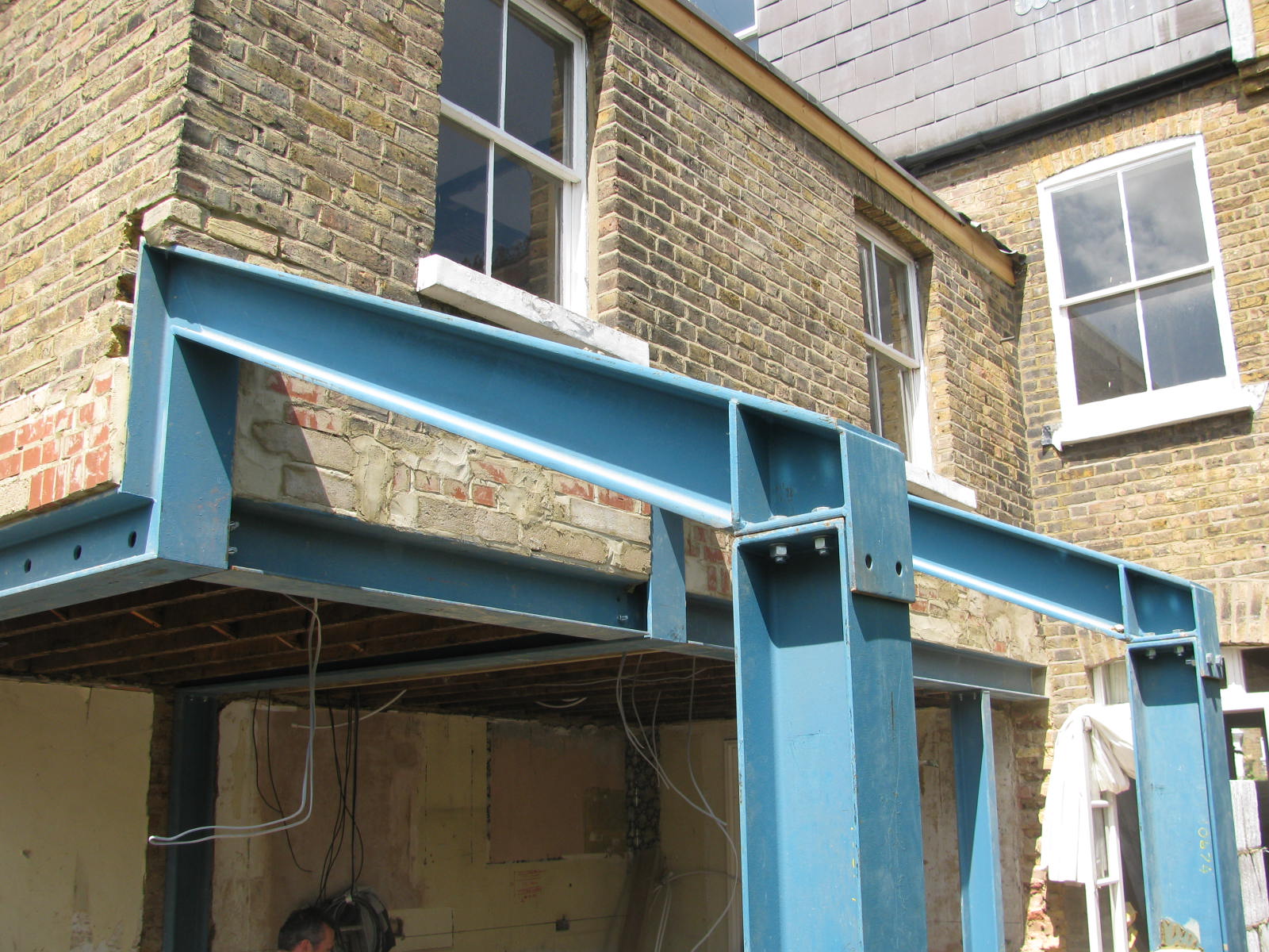 SIMON MERRONY ARCHITECTS - LIVE BUILDING BLOG: Impressive Steelwork