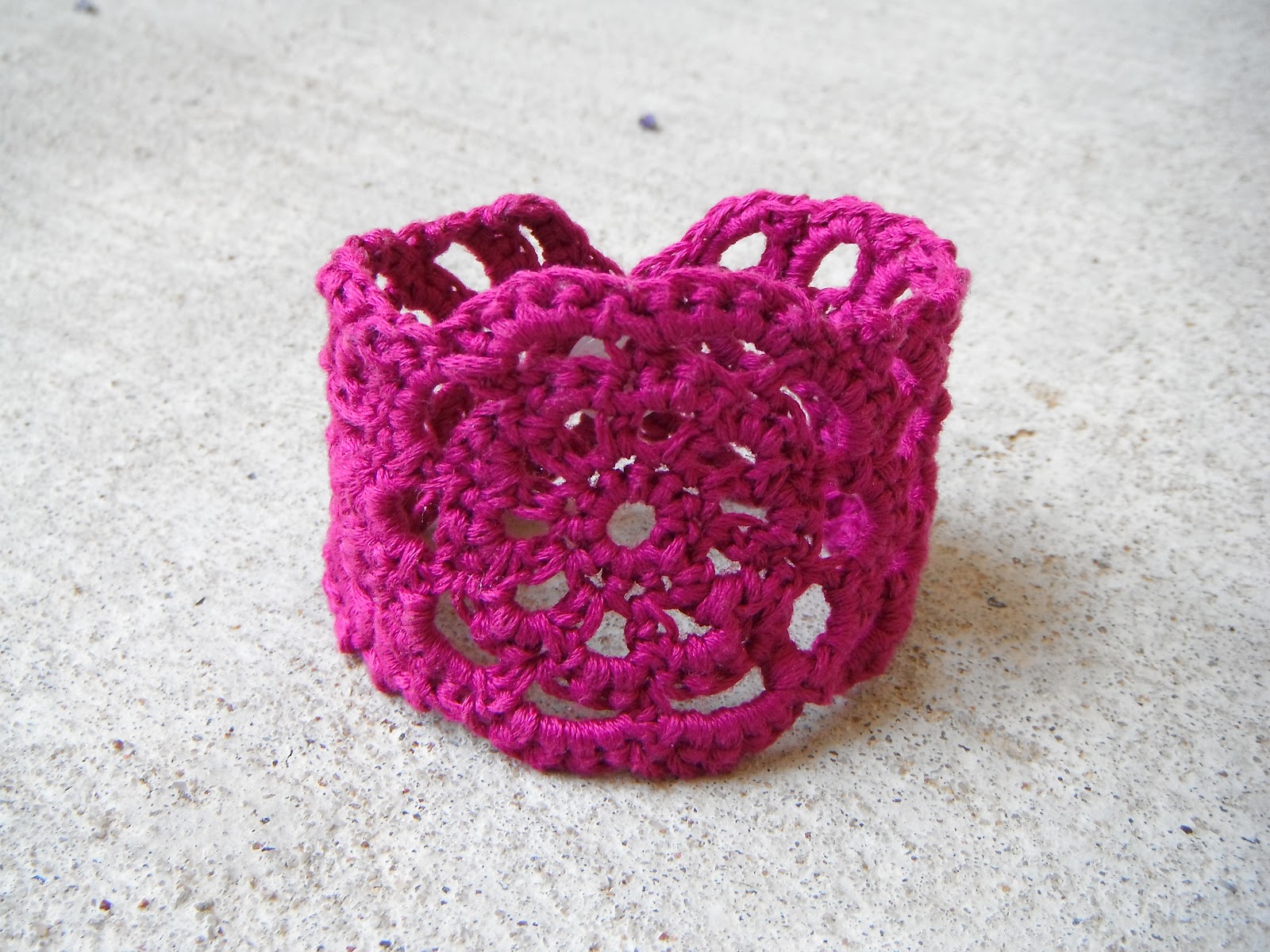 ..non*sense..: crochet cuff
