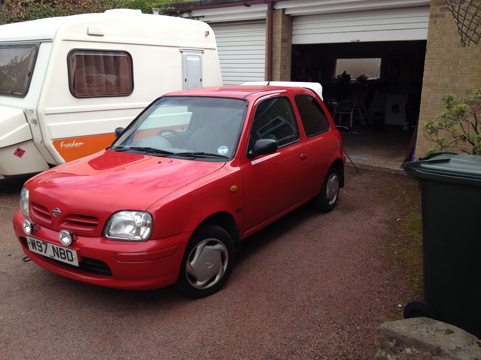 Micra k11 1l 16v red 2000 modification