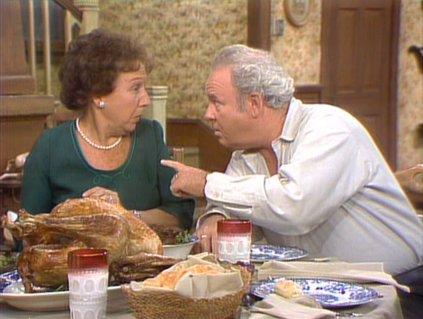 Holiday Film Reviews: Archie Bunker's Place: "Thanksgiving Reunion"