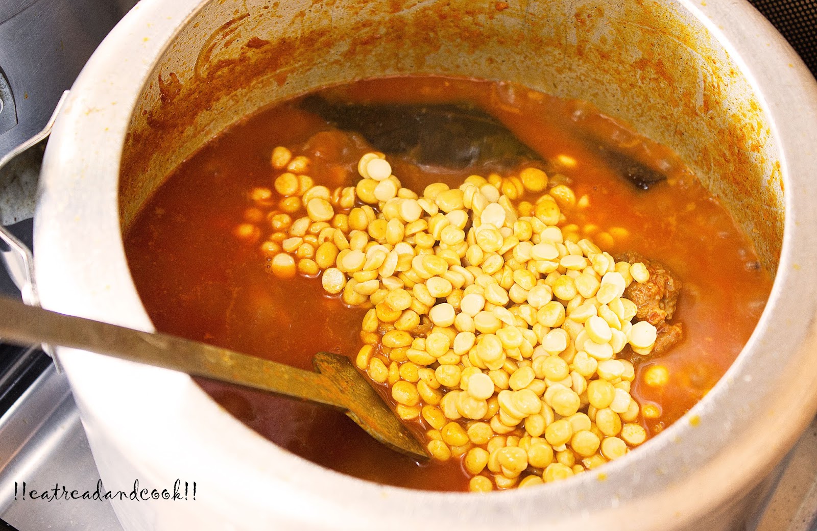 Chanay ki Daal Gosht / Chana Dal with Meat