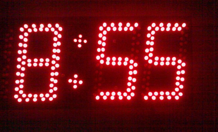 12 24Hr Big LED Digital Clock Circuit - 16F84 ~ Scorpionz - Electronic ...