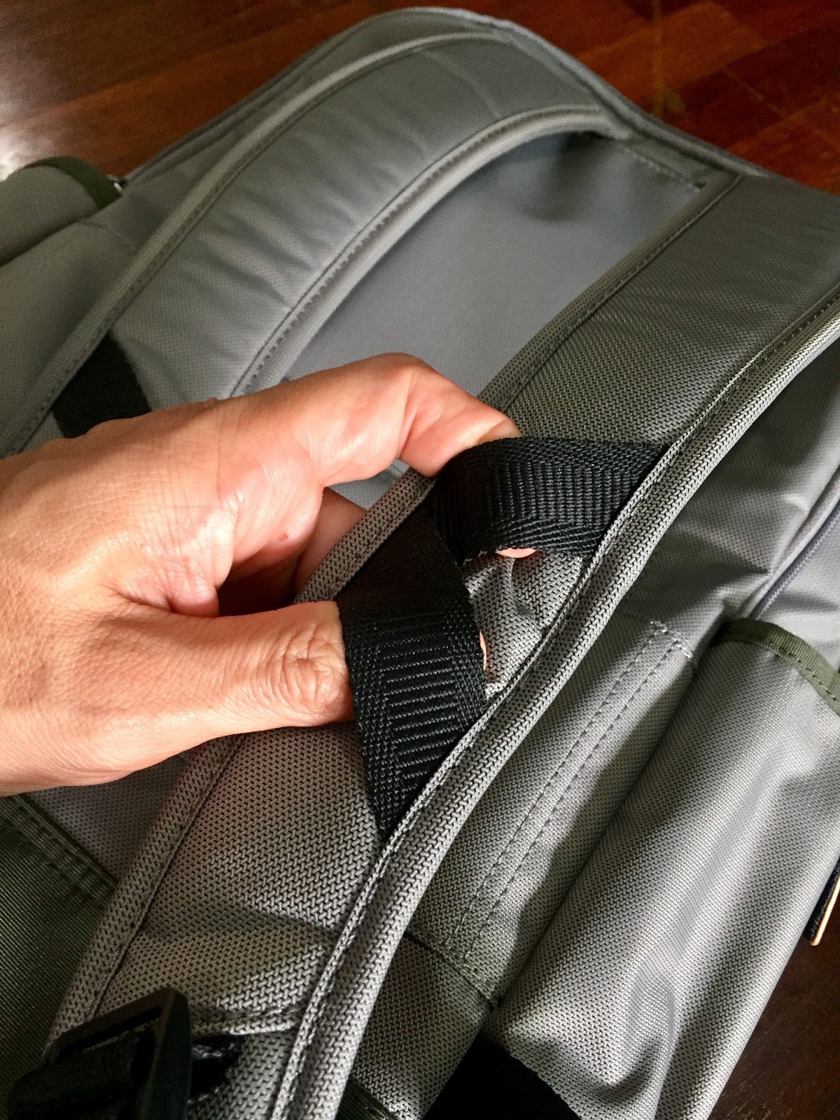 Tumi Cameron Commuter Review ~ TRISTUPE.COM