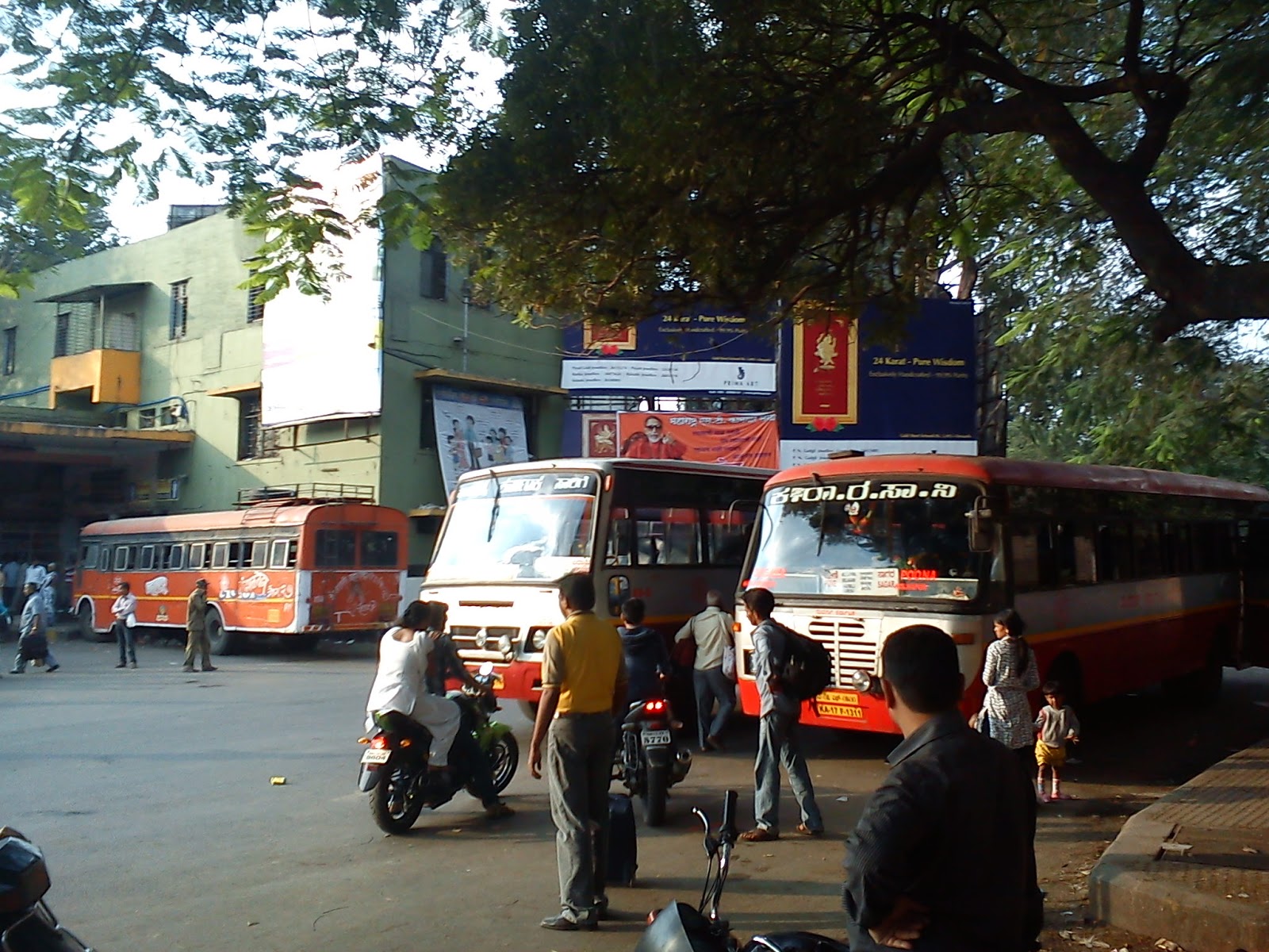 Buses - KSRTC, BMTC, Others...: Bus Photos from recent trip to Swargate ...