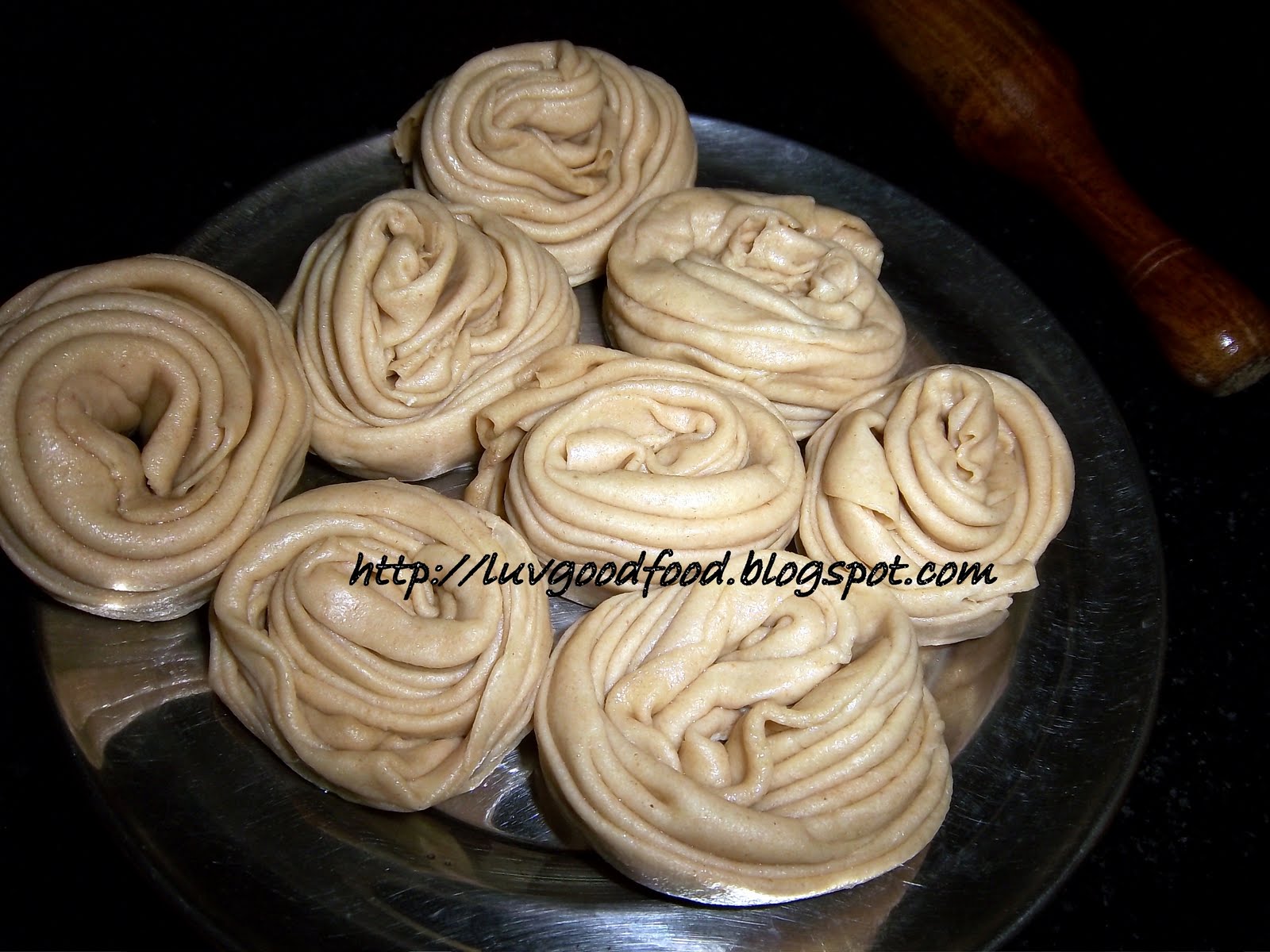 My experiments with food: Kerala style porotta - Step by step pictorial